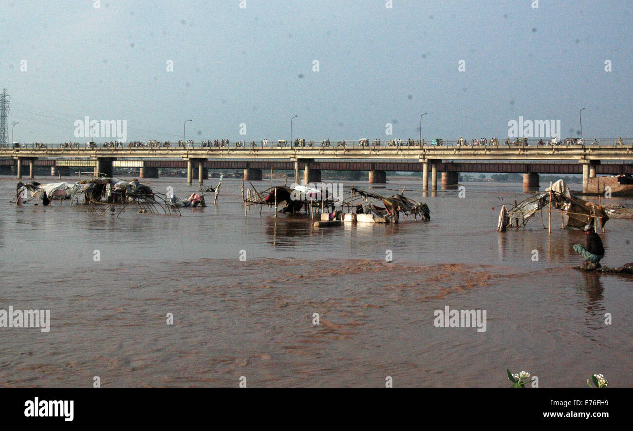 Ravi river lahore hi-res stock photography and images - Alamy