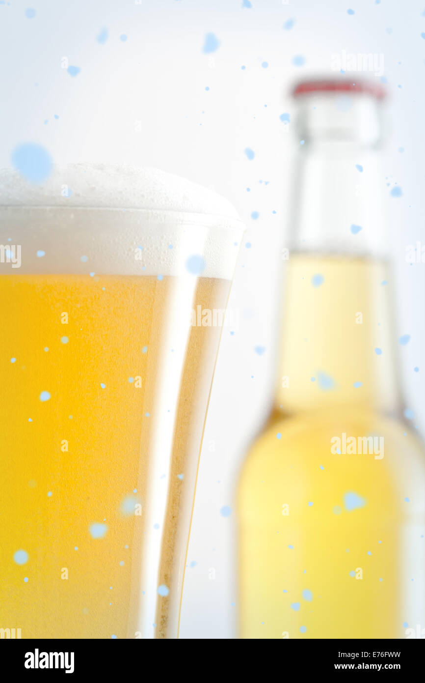 Beer falling hi-res stock photography and images - Alamy