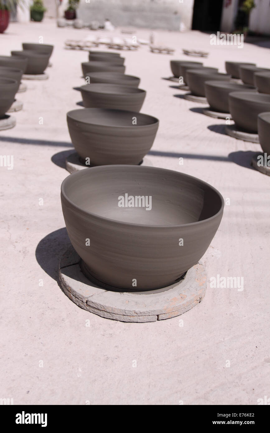Sun drying clay pots hi-res stock photography and images - Alamy
