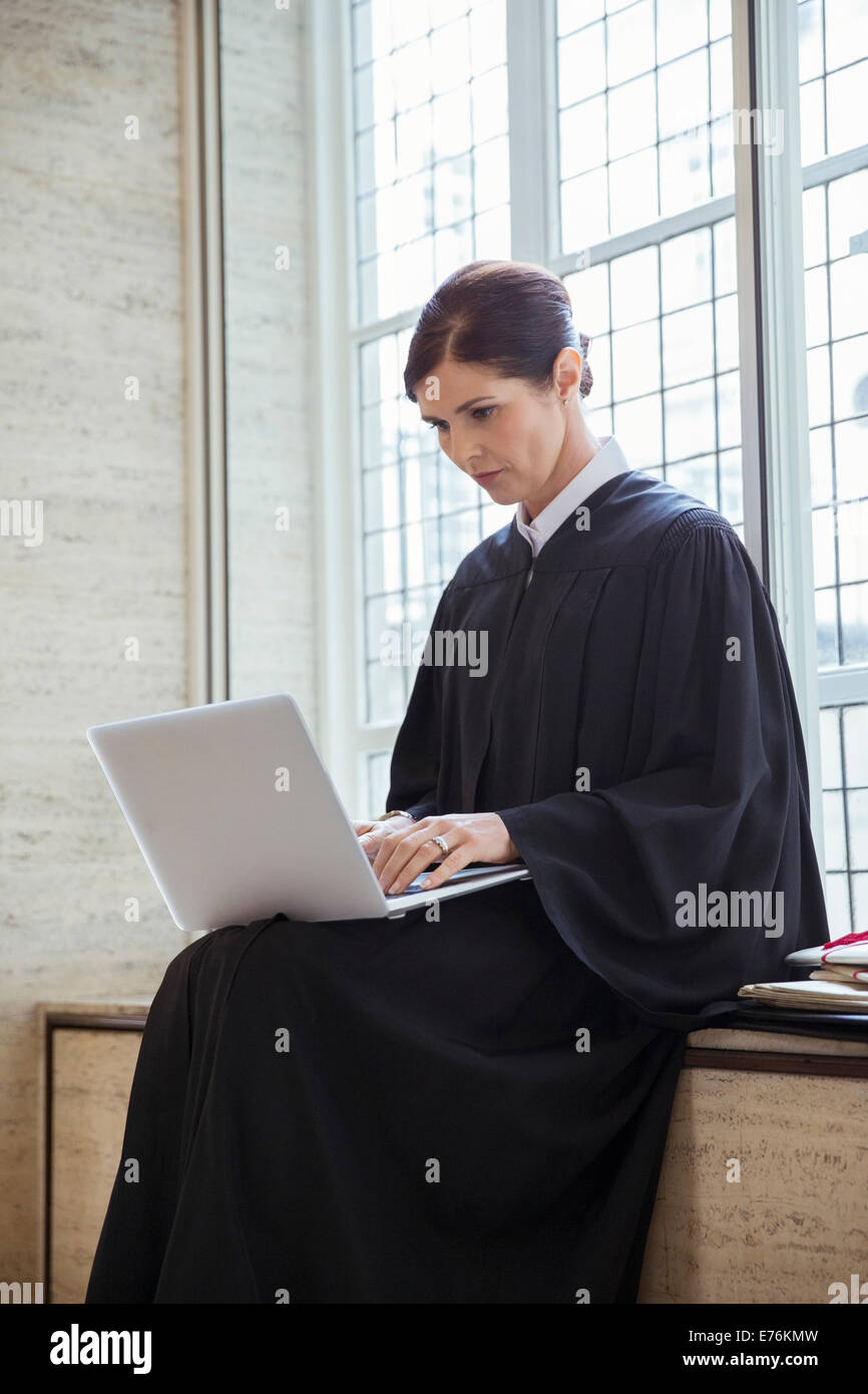 Judge window hi-res stock photography and images - Alamy