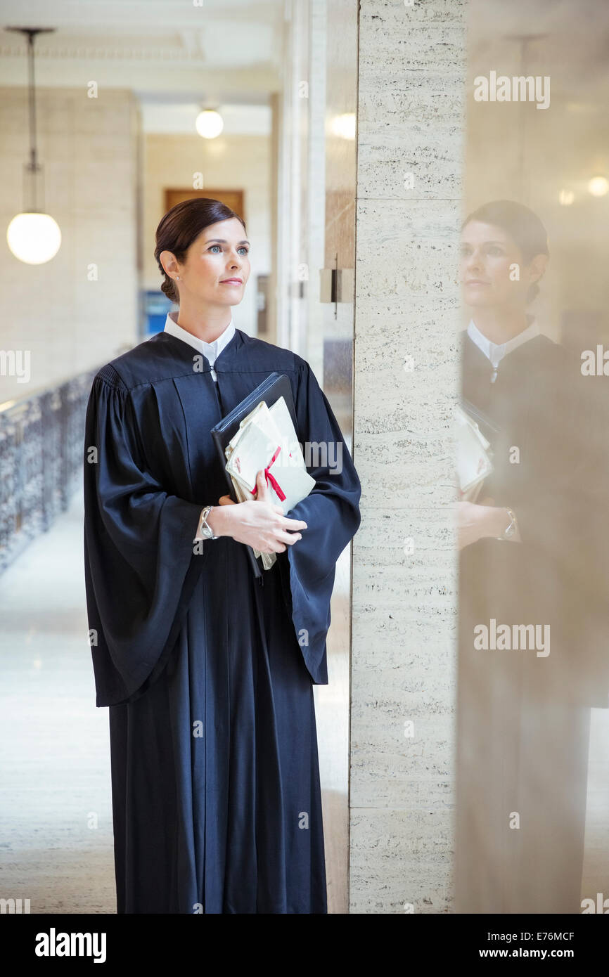 Judge standing in courthouse hi-res stock photography and images - Alamy