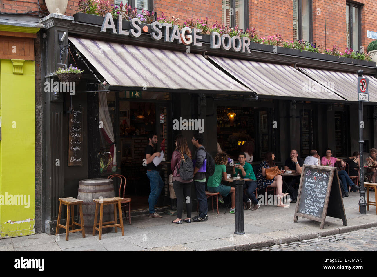 Als Stage Door Pub, Temple Bar, Dublin, Ireland Stock Photo - Alamy