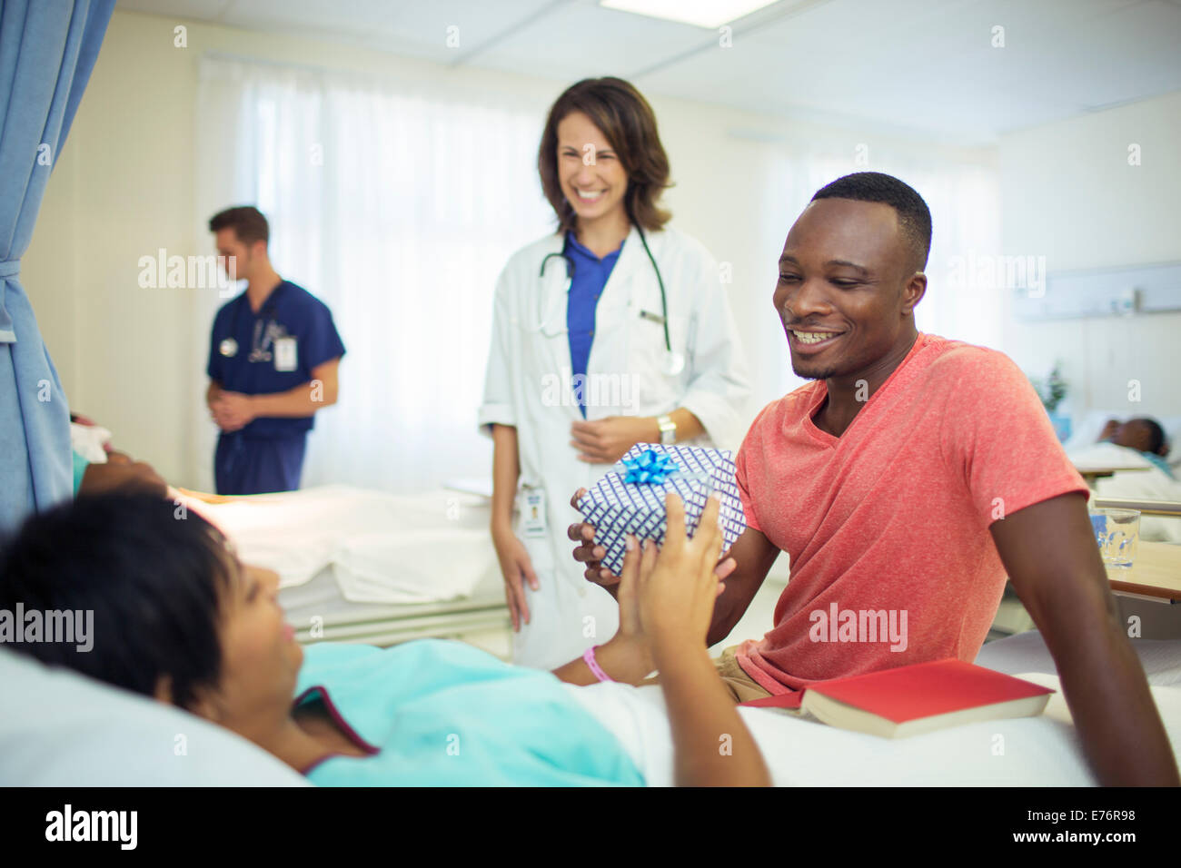 Man in hospital ward hi-res stock photography and images - Alamy