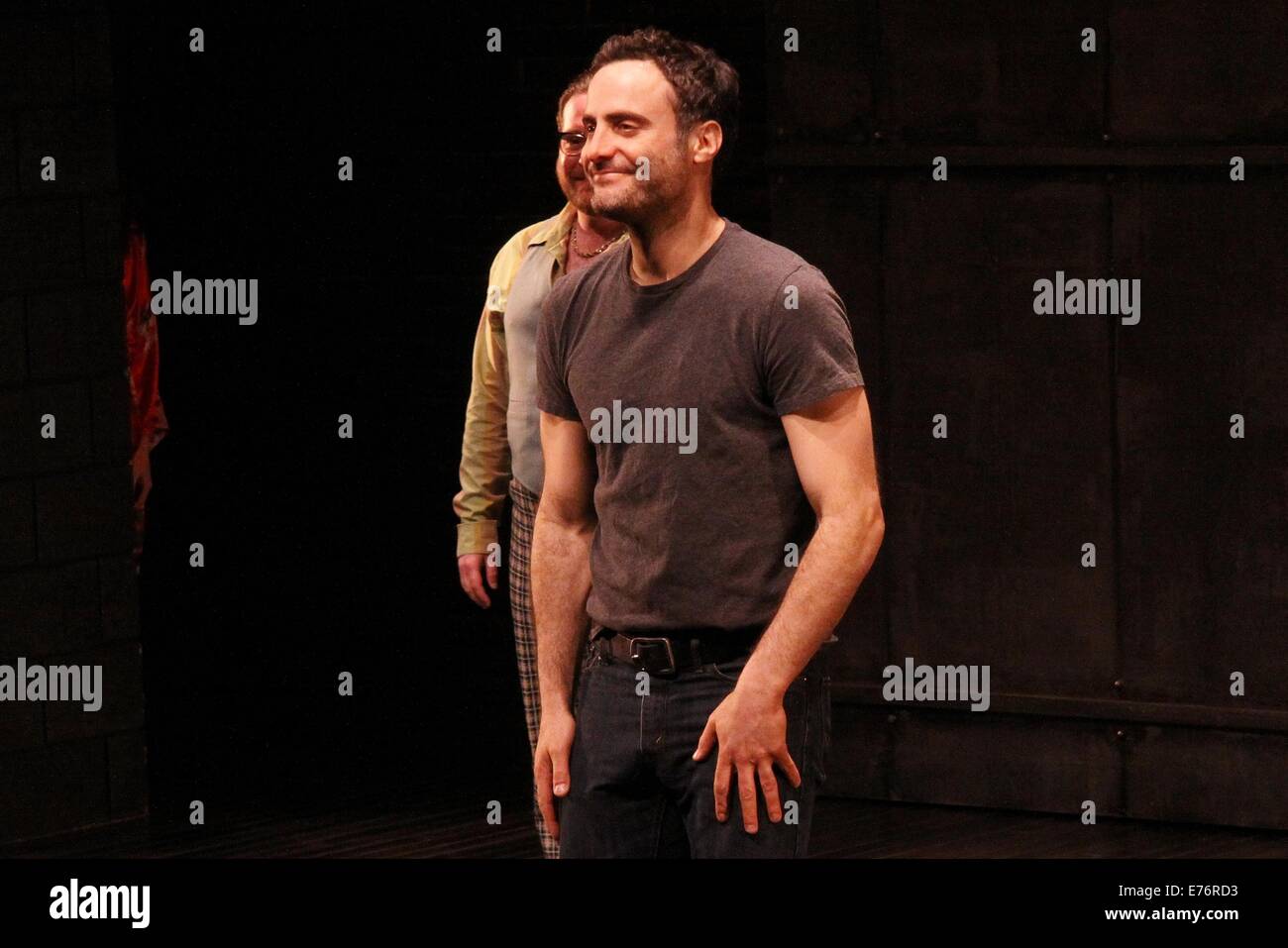 Curtain call stage hi-res stock photography and images - Alamy