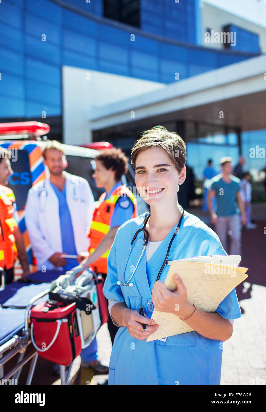 African american nurse smiling hi-res stock photography and images - Alamy