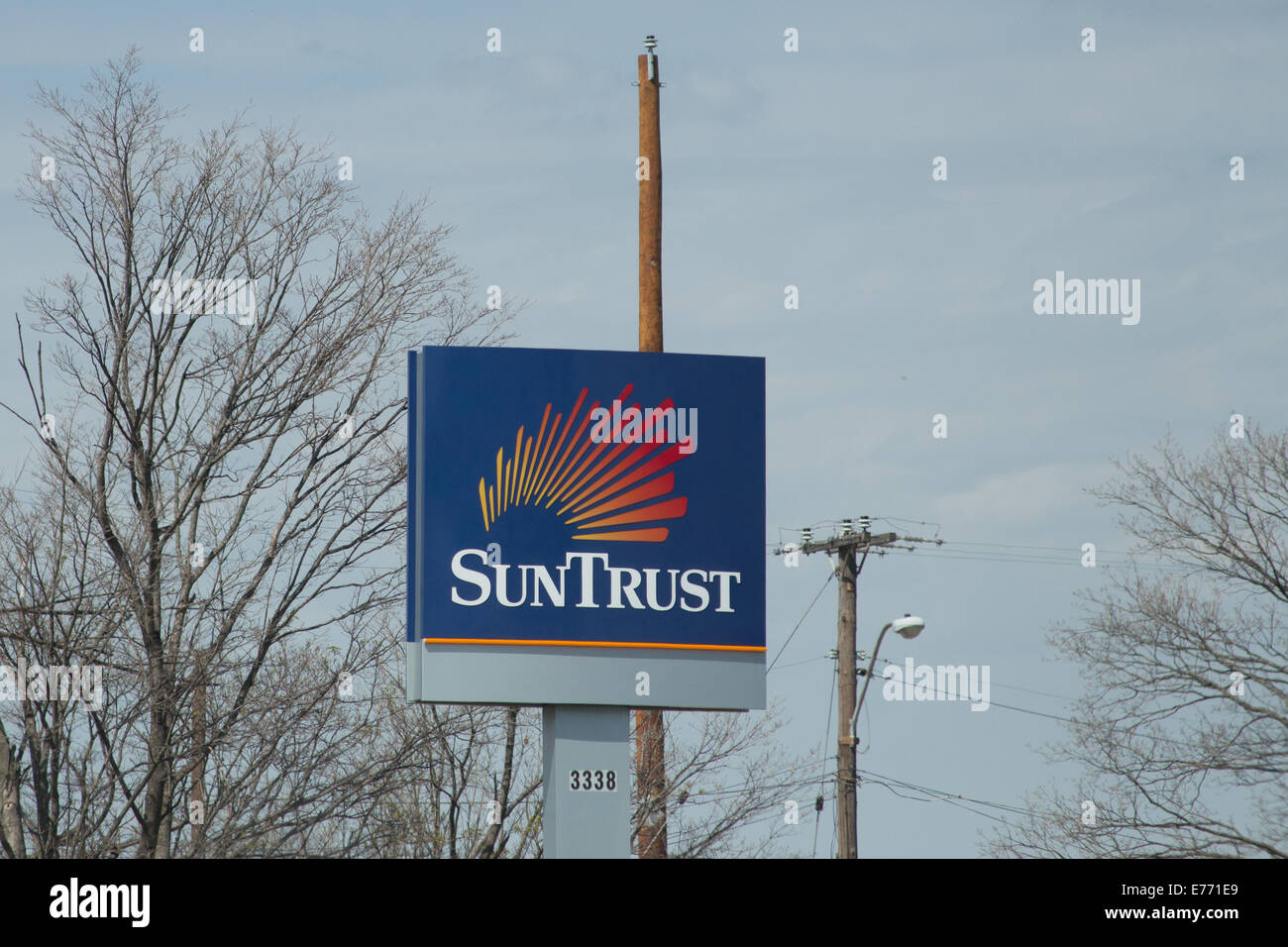 Suntrust Bank sign Stock Photo - Alamy