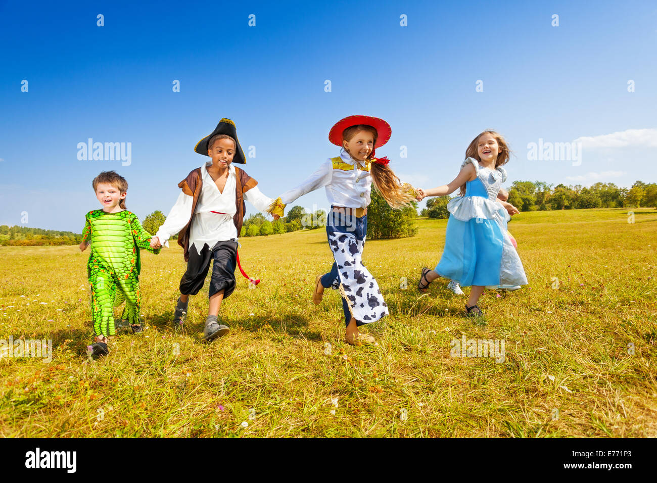 African kids running hi-res stock photography and images - Alamy