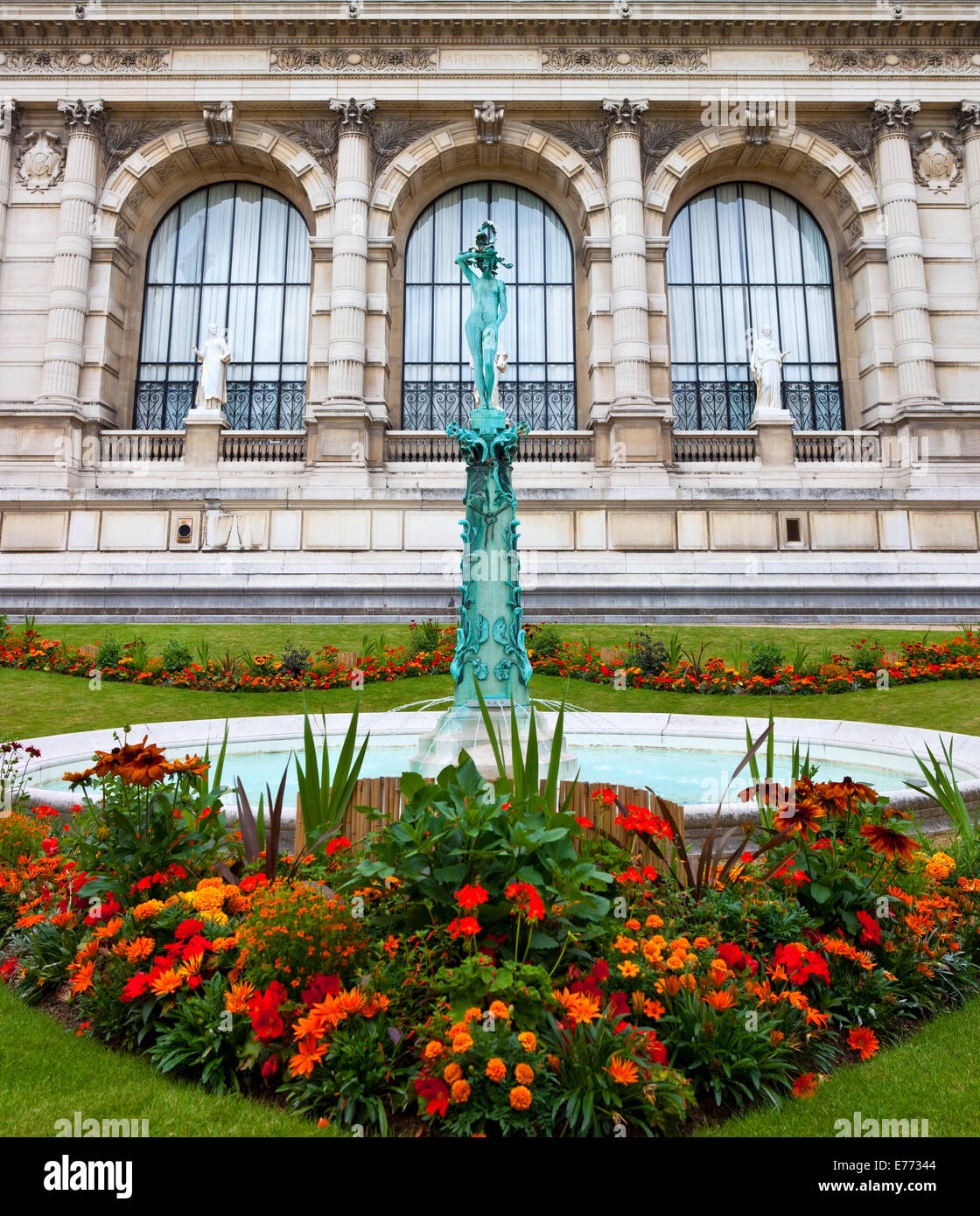 The musée galliera hi-res stock photography and images - Alamy