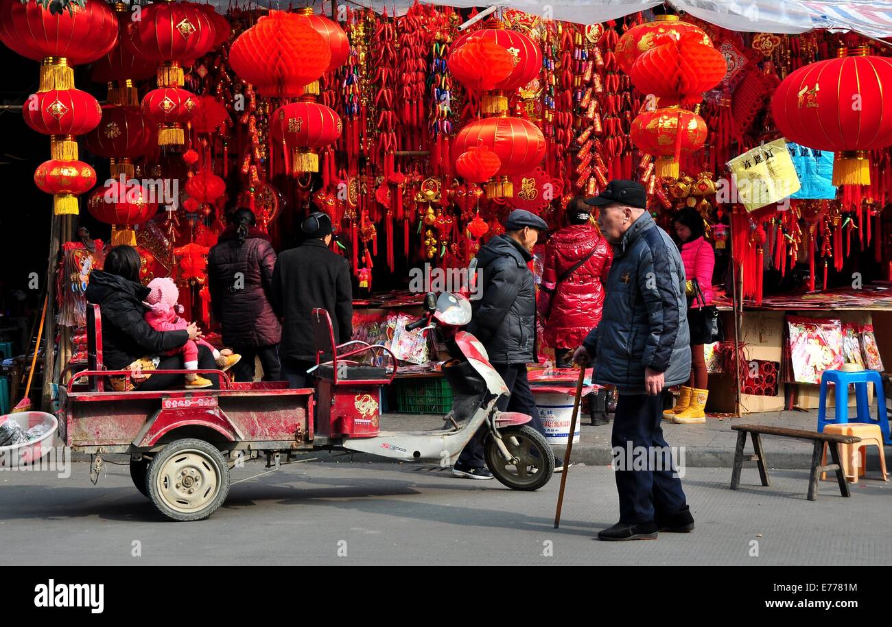 PENGZHOU, CHINA: People shopping for Chinese New Year decorations from ...