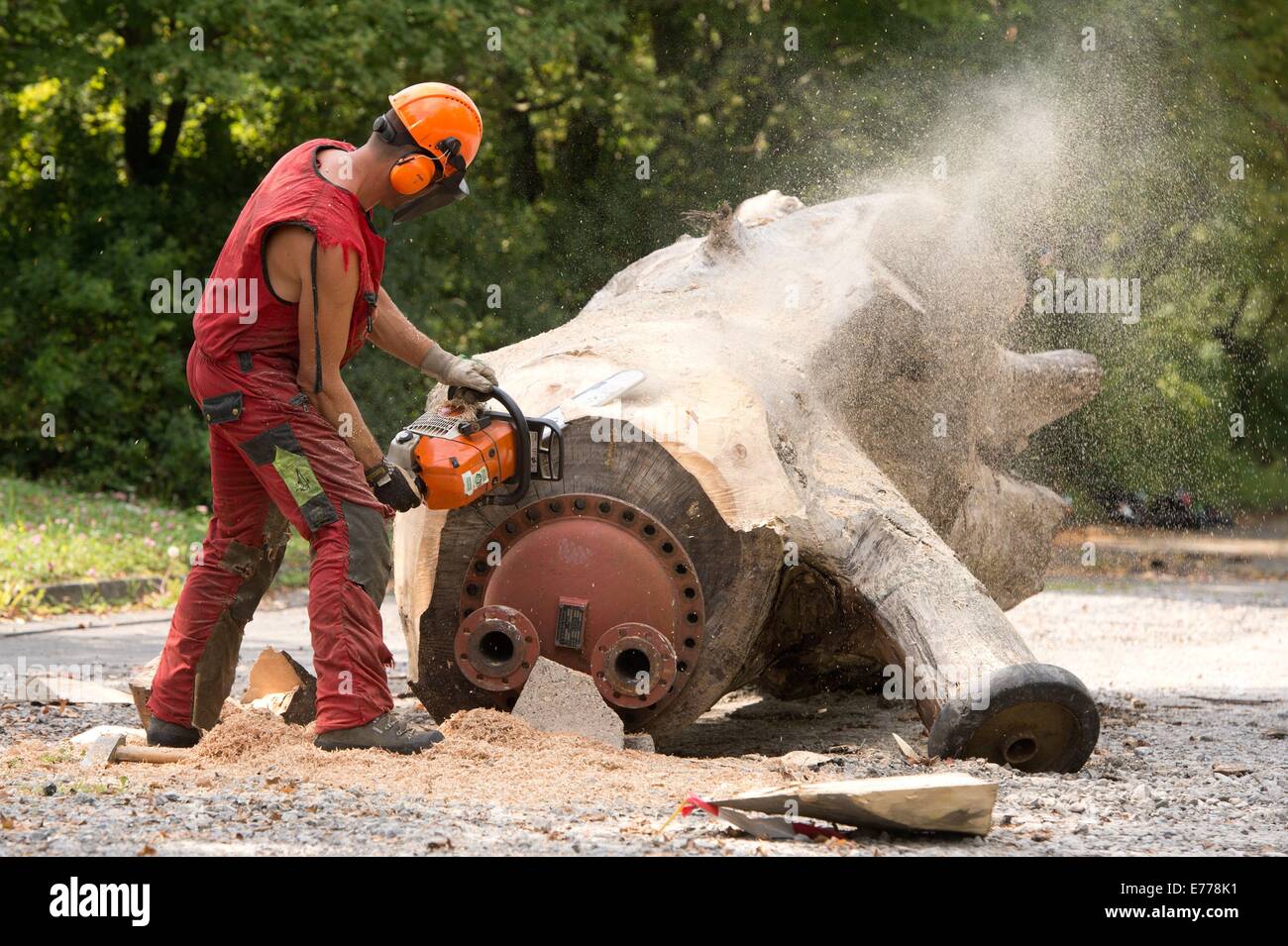Stuttgart, Germany. 08th Sep, 2014. Sculptor Thomas Putze works on a ...