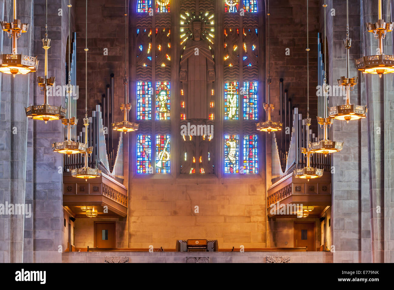 Pipe organ church hi-res stock photography and images - Alamy
