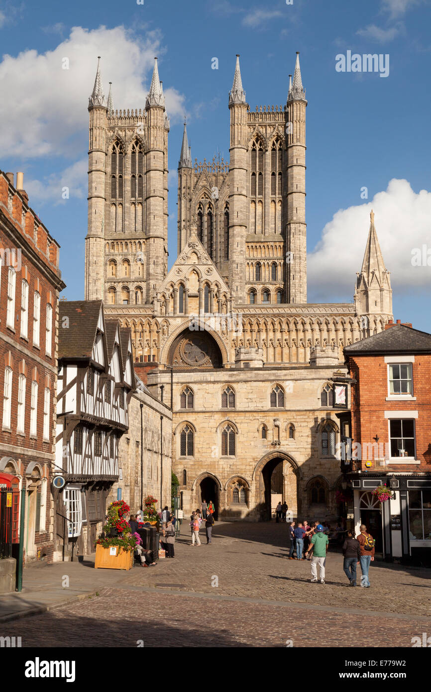 Lincoln city lincolnshire uk hi-res stock photography and images - Alamy