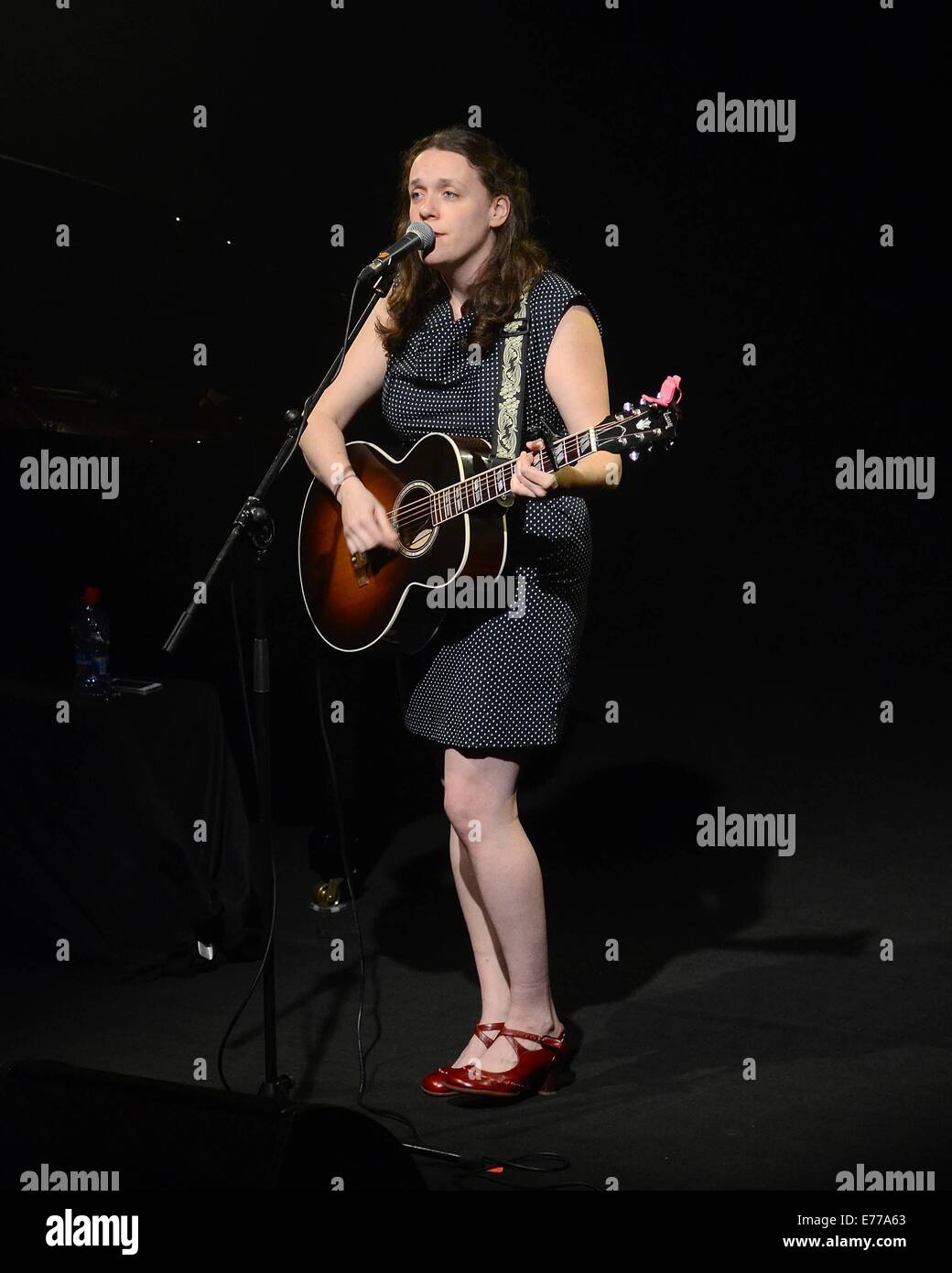 Rufus Wainwright performs live at Vicar Street supported by is his step ...