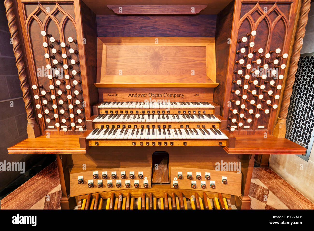 Church organ hi-res stock photography and images - Alamy