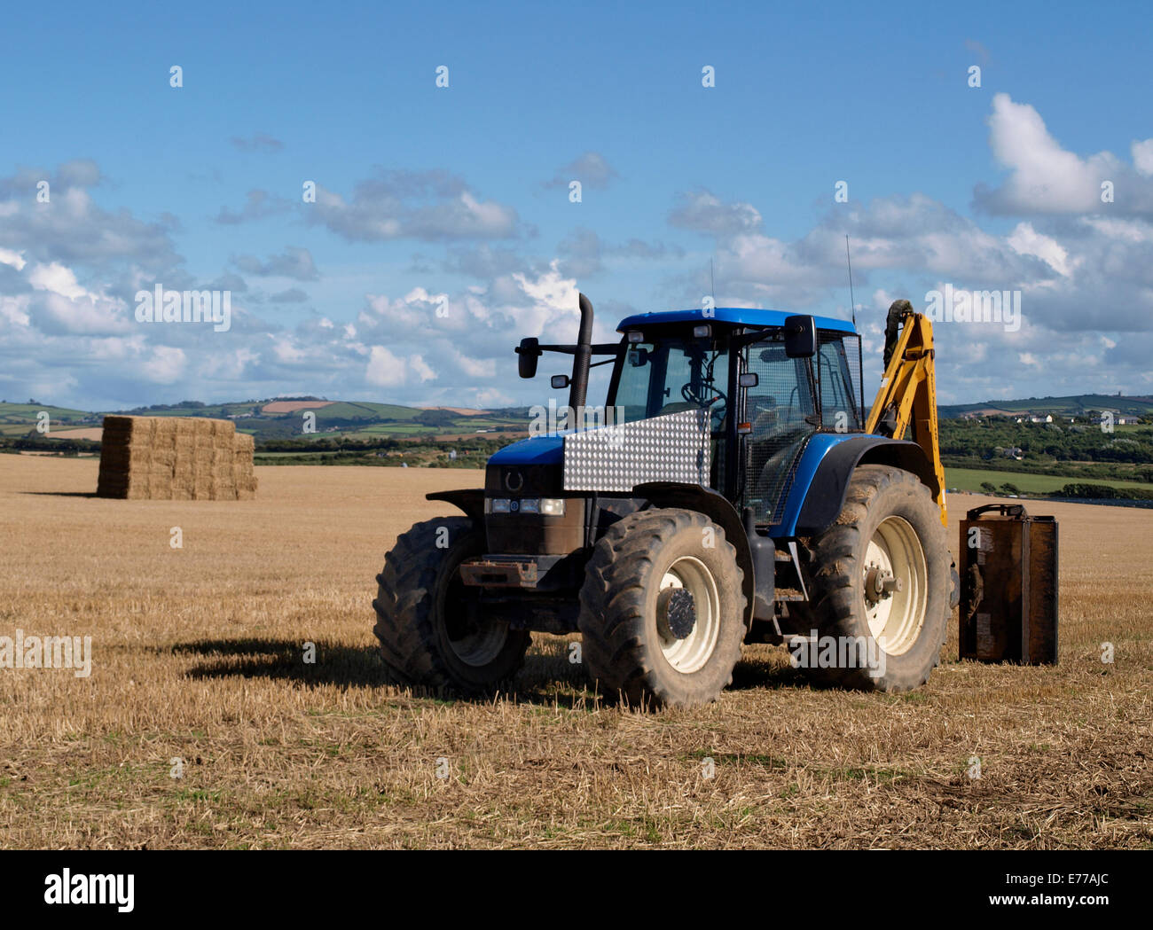 Farmland uk tractor hi-res stock photography and images - Alamy