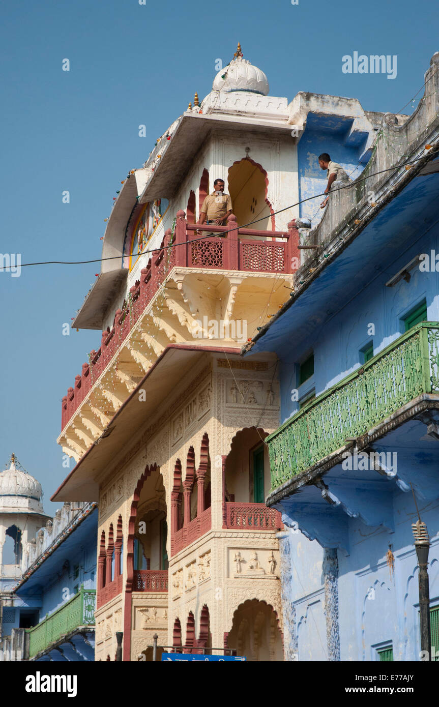 Scalloped arch hi-res stock photography and images - Alamy