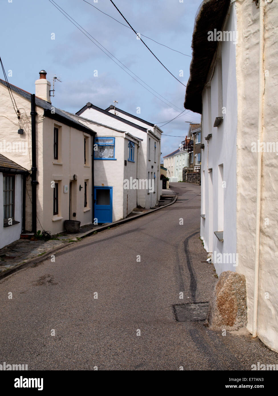 Road between houses cottages small white hi-res stock photography and ...