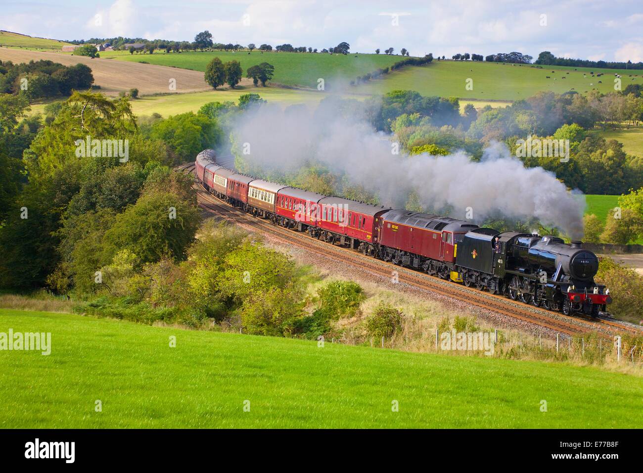 LMS Stanier Class 8F 48151, steam train near Low Baron Wood Farm ...