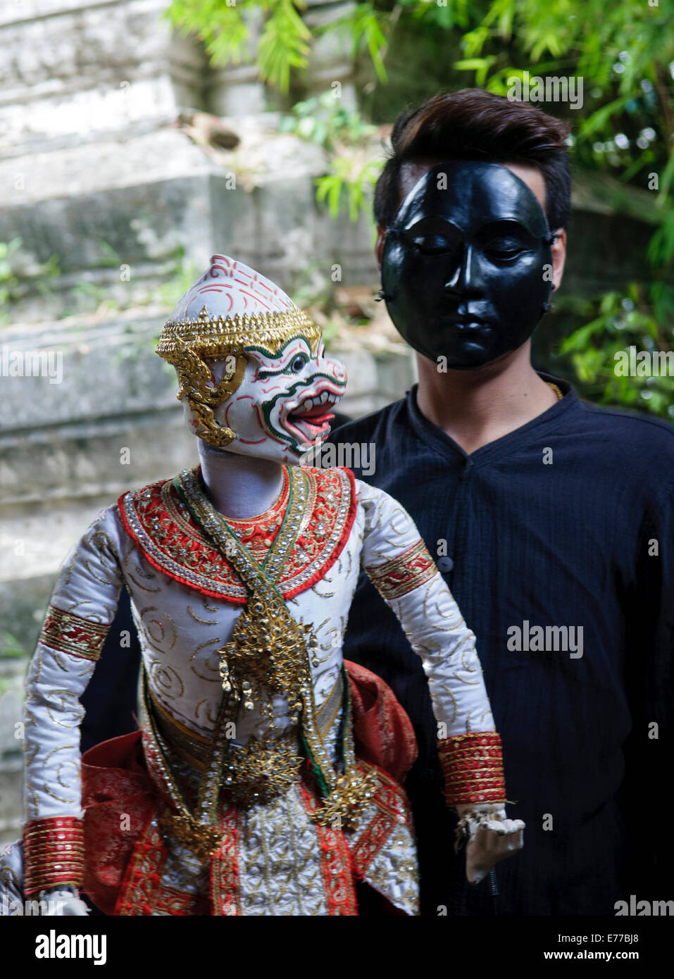 Traditional Thai puppet performance at Klong Bang Luang Artist Village ...