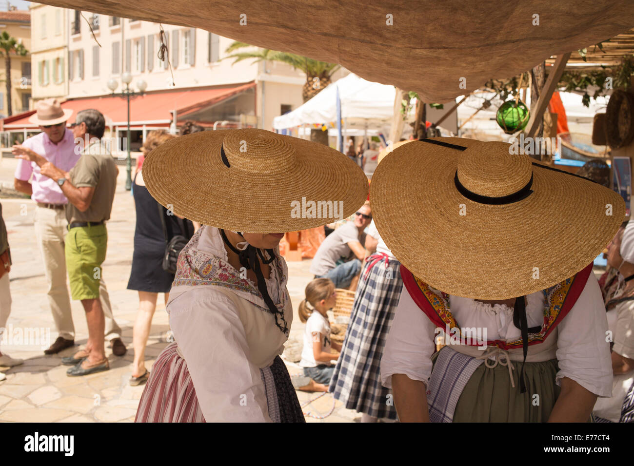 Local costume hi-res stock photography and images - Alamy