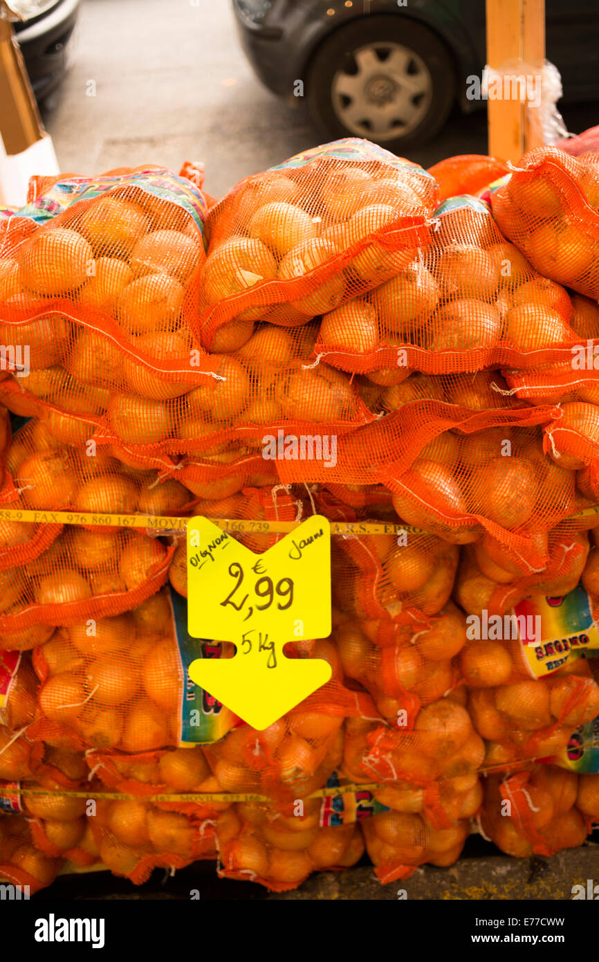 Bags of onions hi-res stock photography and images - Alamy