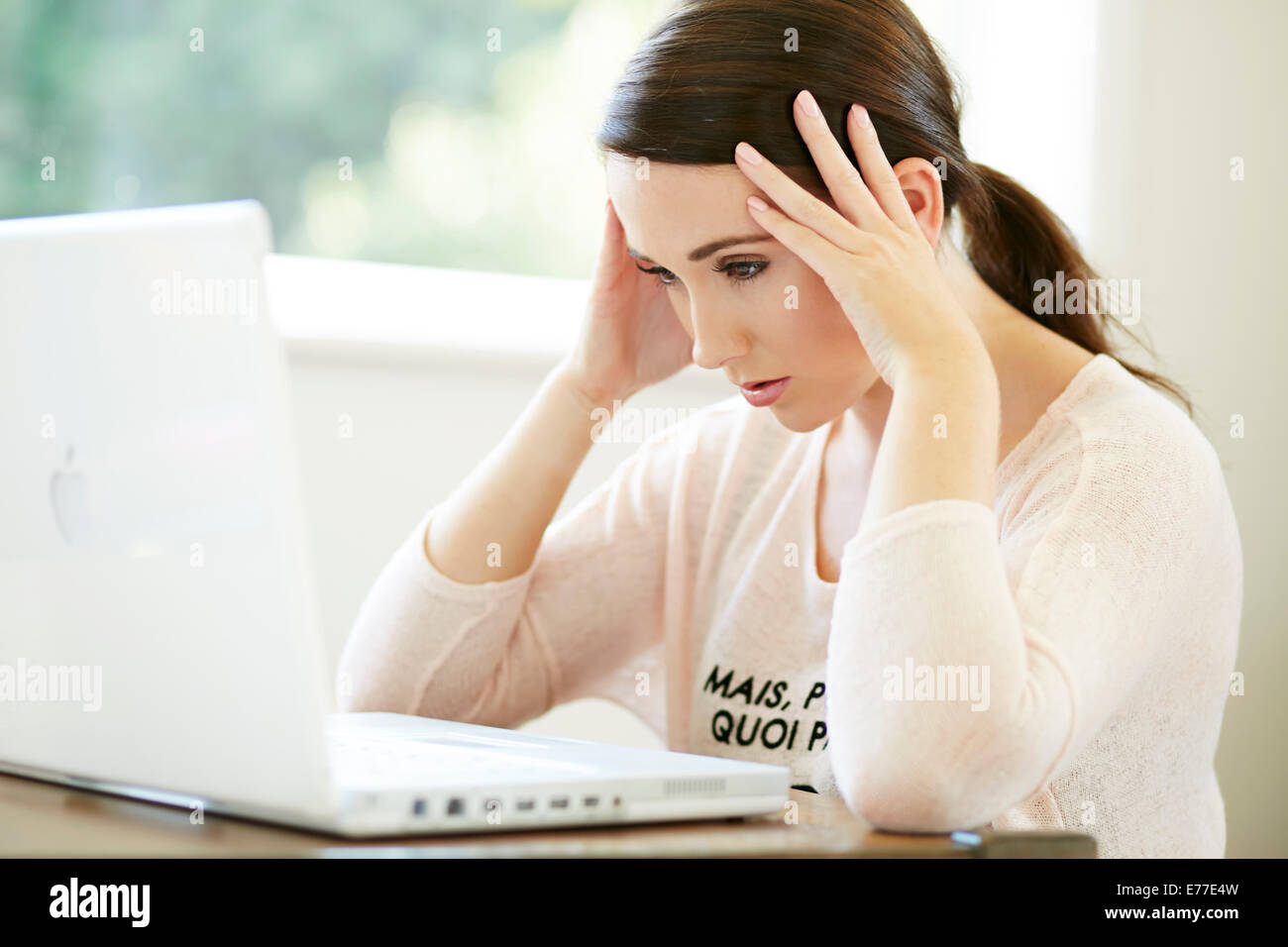 Working flow hi-res stock photography and images - Alamy