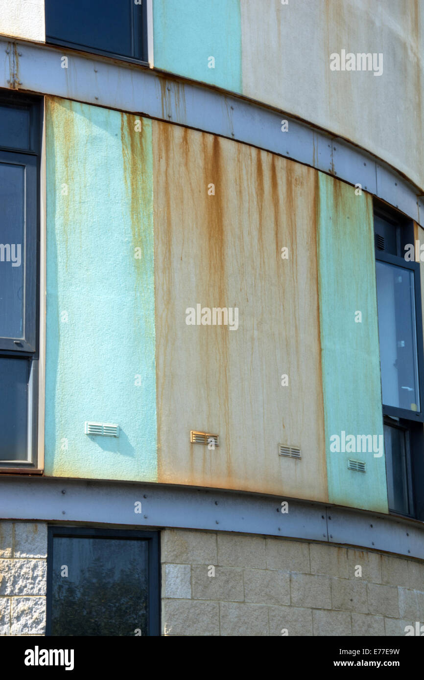 Building needing paint hi-res stock photography and images - Alamy