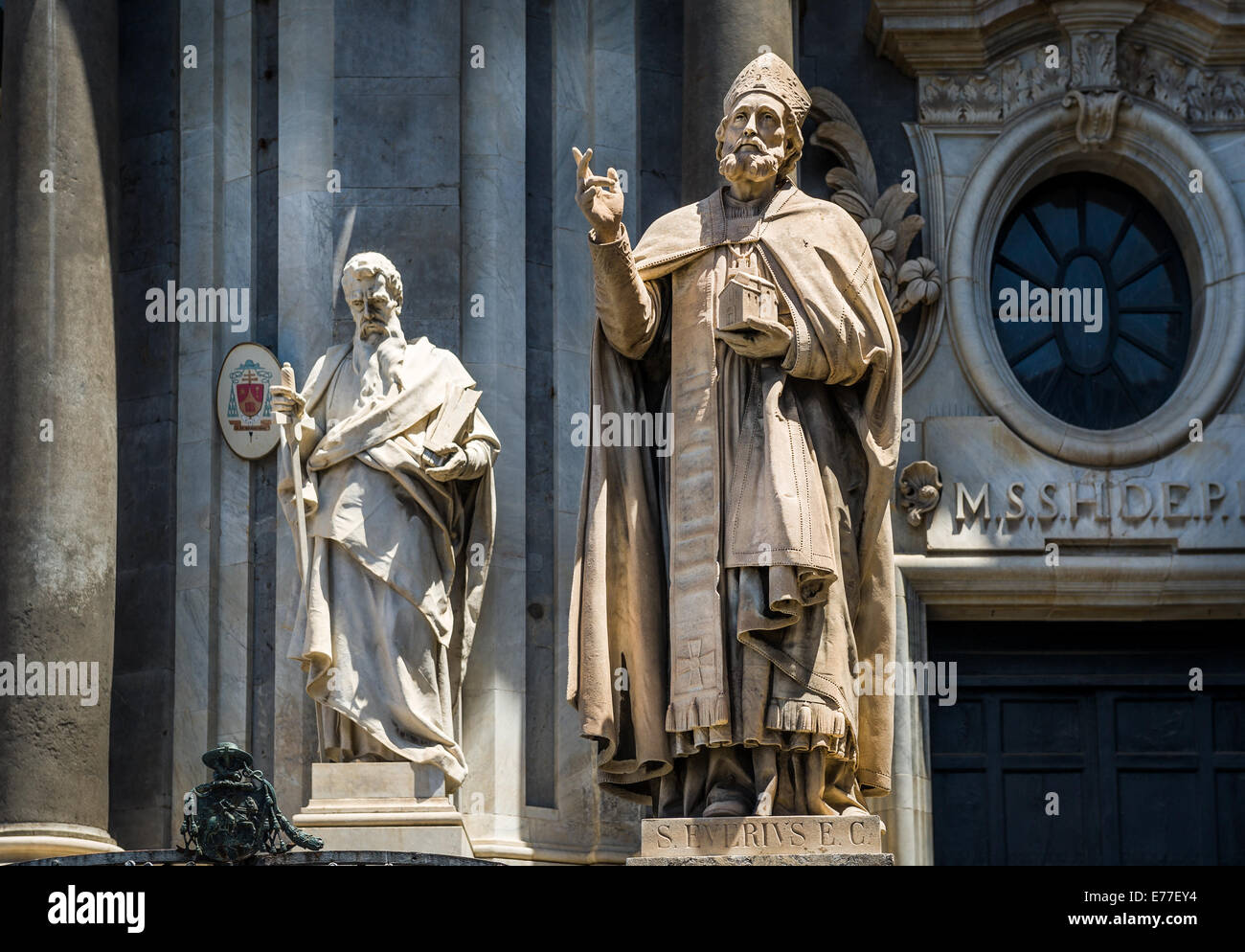 Classical italian renaissance statues hi-res stock photography and ...