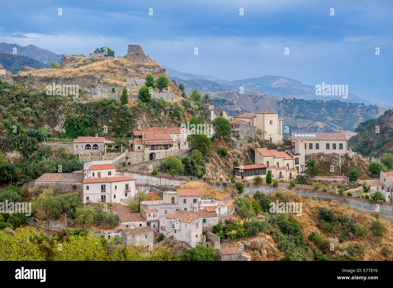 Savoca sicily hi-res stock photography and images - Alamy