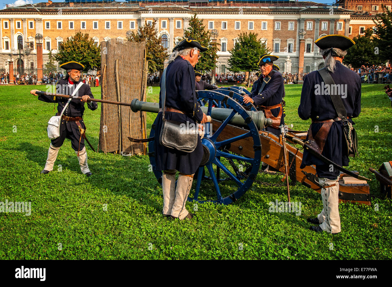 Turin, Italy. 7th Sep, 2014. reenactment of the siege of Turin in 1706 ...