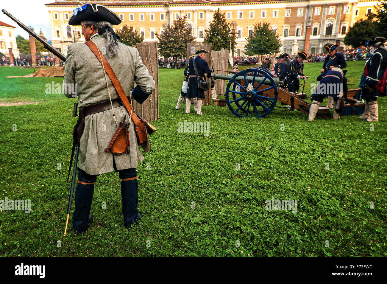 Turin, Italy. 7th Sep, 2014. reenactment of the siege of Turin in 1706 ...
