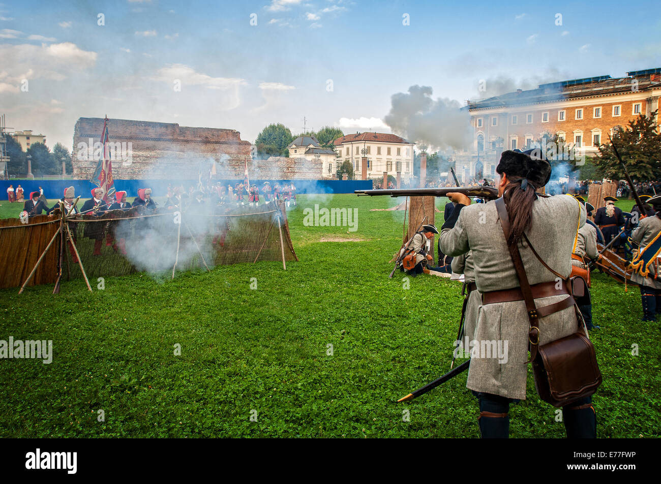 Turin, Italy. 7th Sep, 2014. reenactment of the siege of Turin in 1706 ...