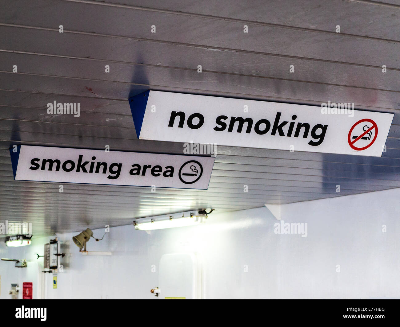 Confusing signs hi-res stock photography and images - Alamy