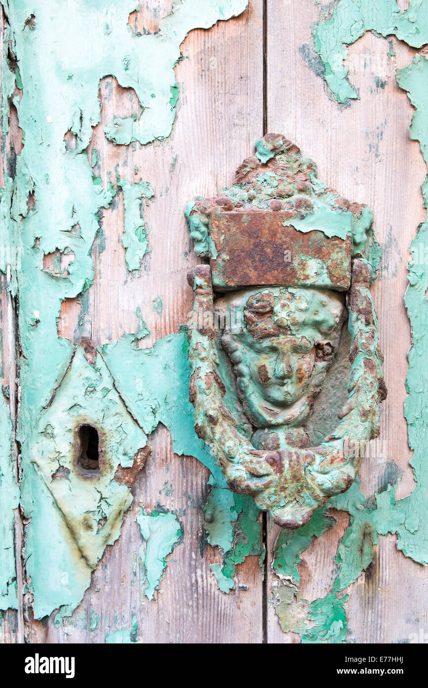 Old rusty door knocker hi-res stock photography and images - Alamy