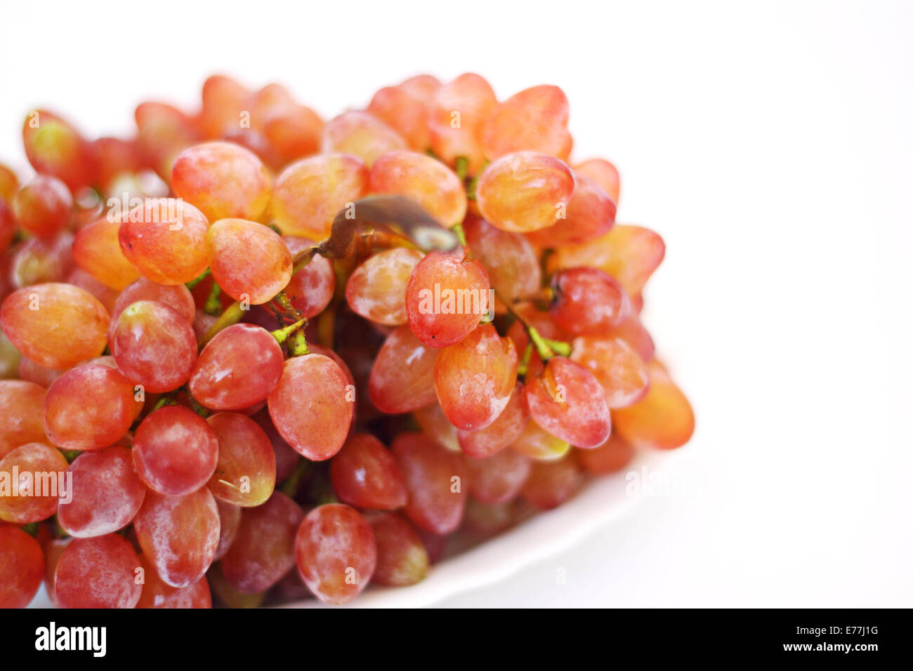 Grapes cluster hi-res stock photography and images - Alamy