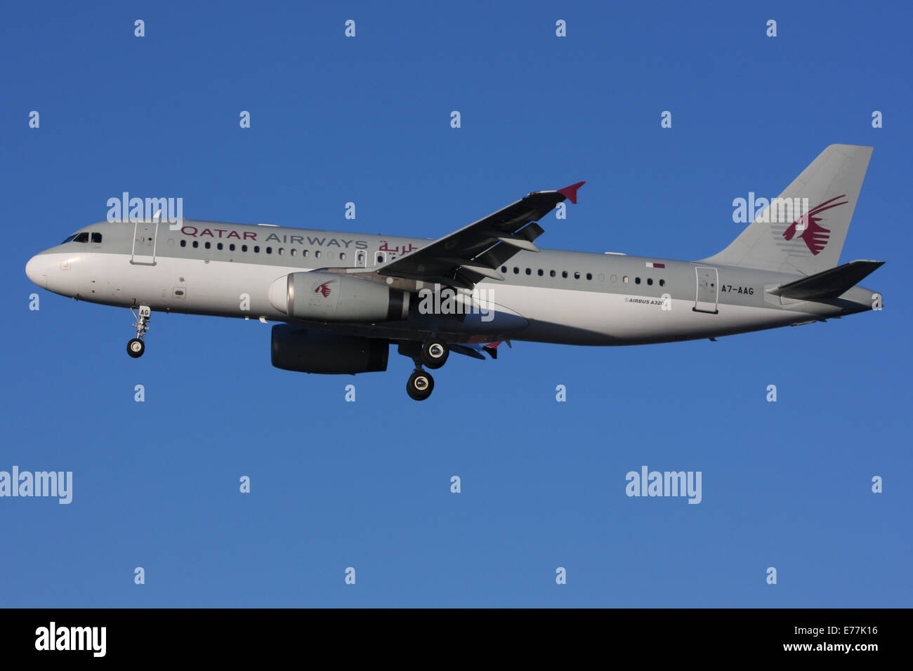 QATAR AIRWAYS AIRBUS A320 Stock Photo - Alamy