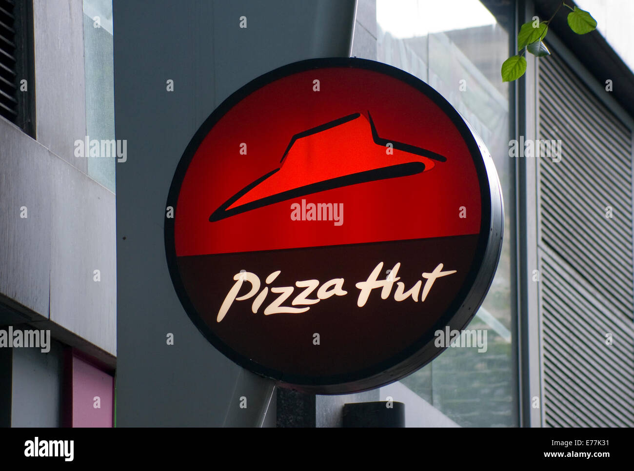 Pizza Hut Sign Stock Photo - Alamy