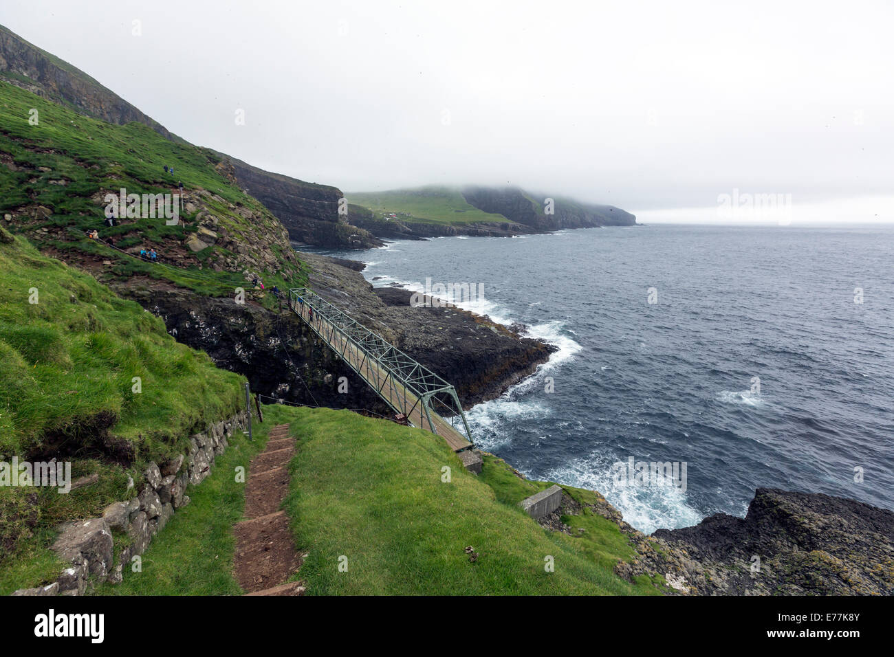 Bridge between Mykines and Mykineshólmur. Faroe islands Stock Photo - Alamy