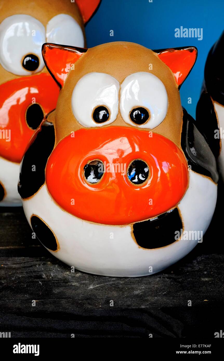 Cow ceramic hi-res stock photography and images - Alamy