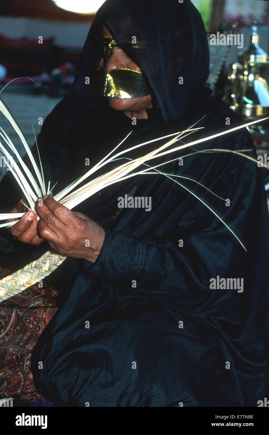 Bedouin weaving uae hi-res stock photography and images - Alamy