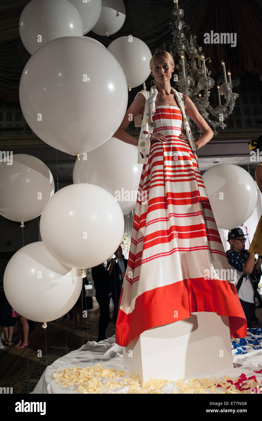 New York, New York, USA. 8th Sep, 2014. A model poses at the ALICE AND ...