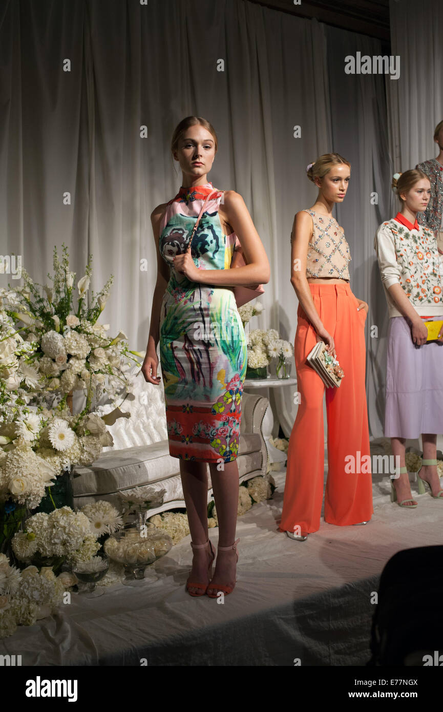 New York, New York, USA. 8th Sep, 2014. Models posing at the ALICE AND ...