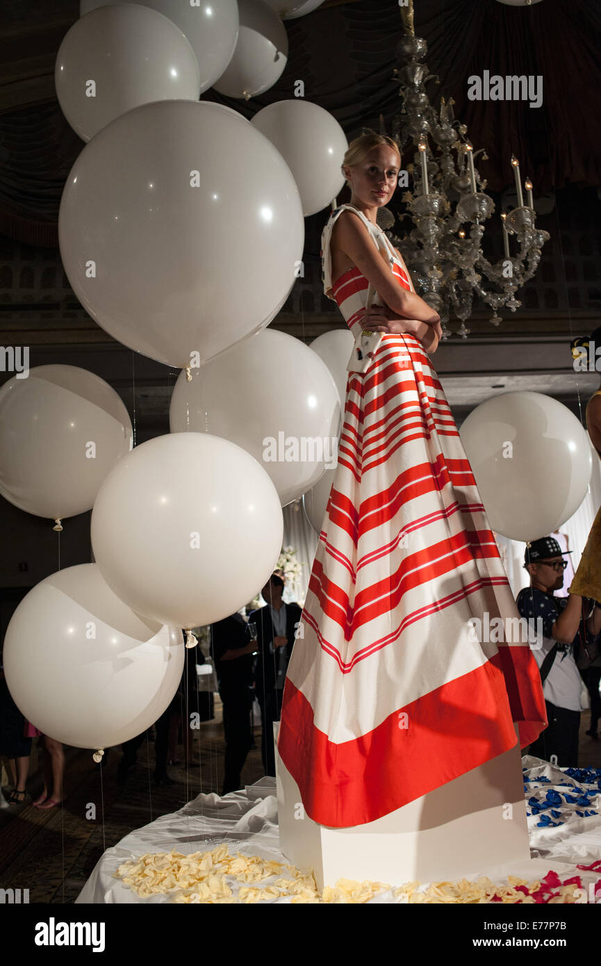 New York, New York, USA. 8th Sep, 2014. A model poses at the ALICE AND ...