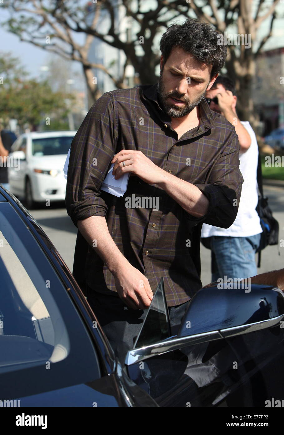 Ben Affleck casually dressed in jeans and shirt leaves a restaurant in ...