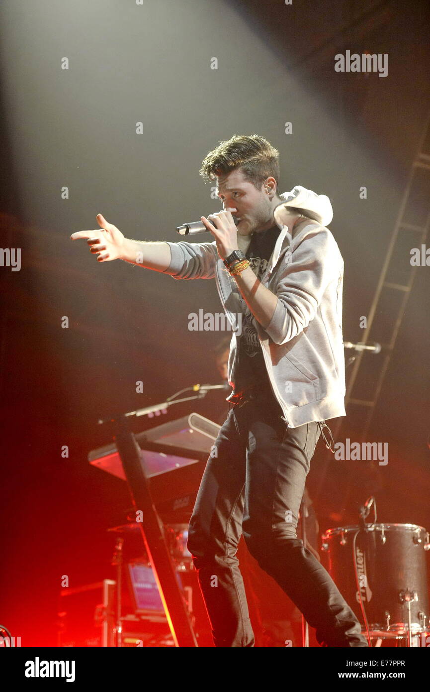 Bastille band hi-res stock photography and images - Alamy