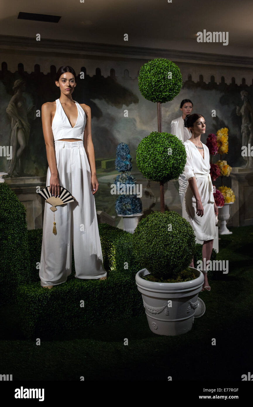 New York, New York, USA. 8th Sep, 2014. Models posing at the ALICE AND ...