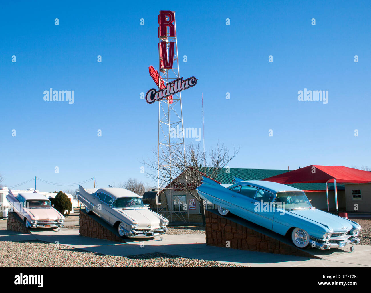 The RV Cadillac Ranch in Amarillo, TX, creatively blends iconic ...