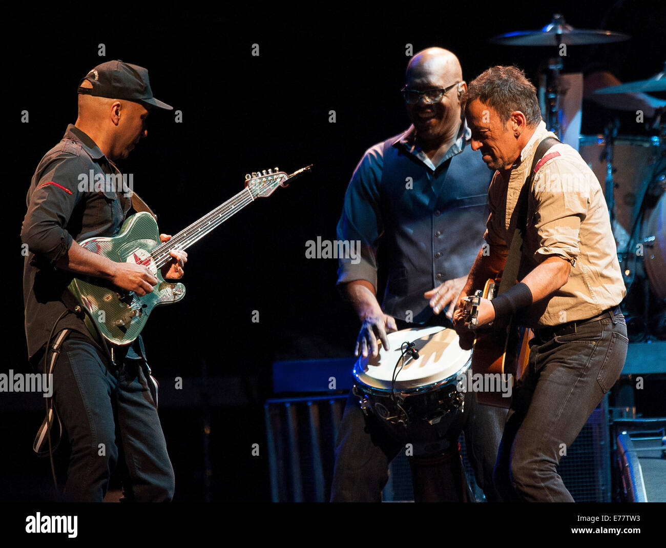 Tom morello bruce hi-res stock photography and images - Alamy