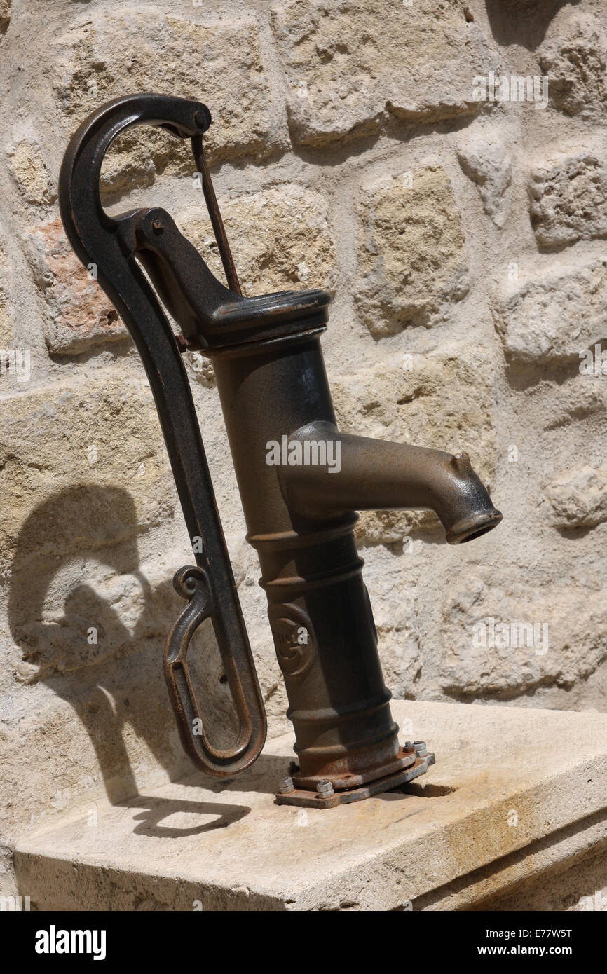 Water pump metal hi-res stock photography and images - Alamy