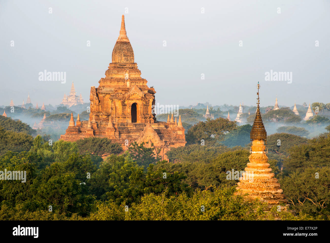 Temples pagodas in bagan hi-res stock photography and images - Alamy